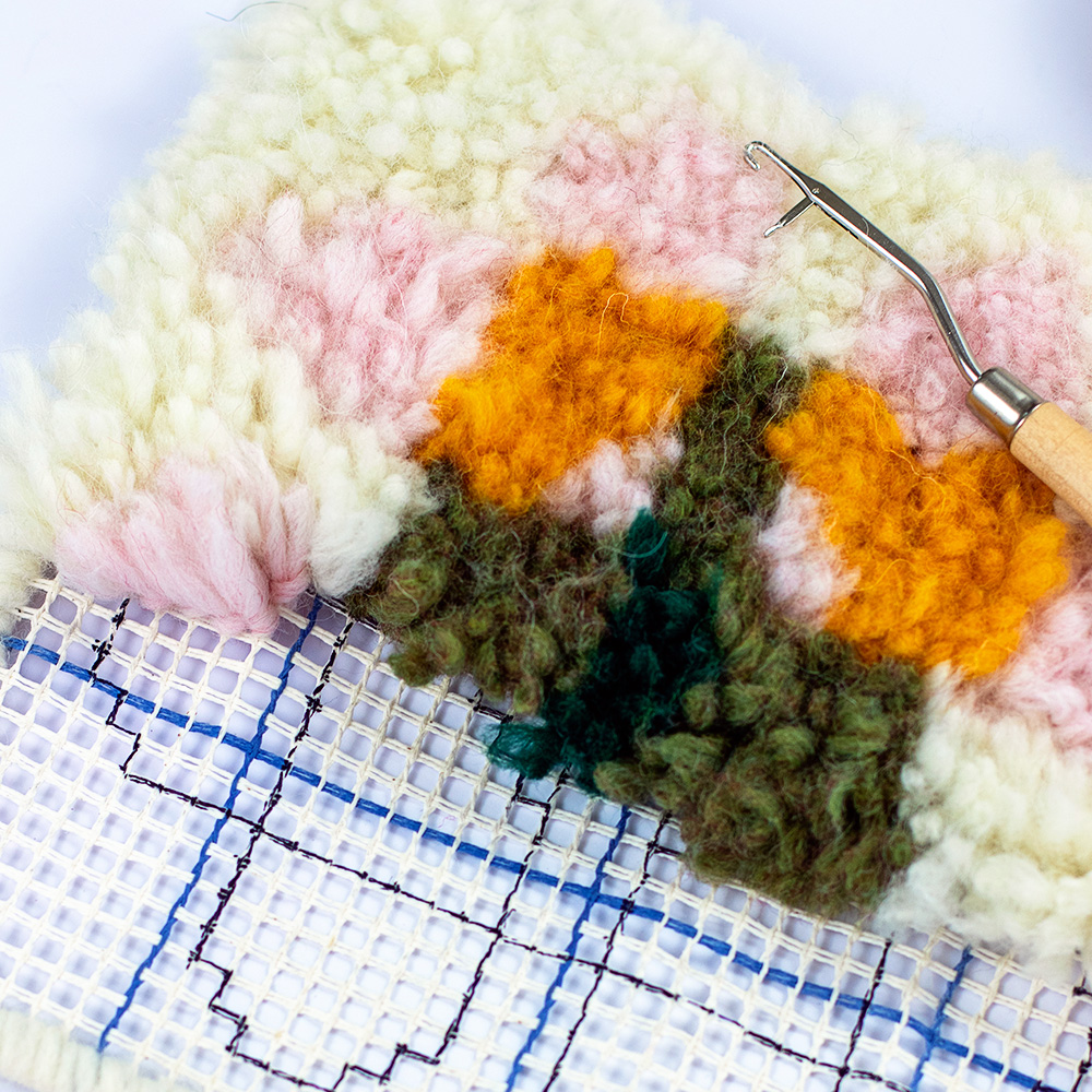 Friends & Siblings Kit: Latch Hooking Tapestry | Crafter