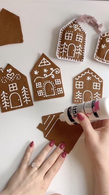Felt Gingerbread House Ornaments Digital Pattern | Crafter